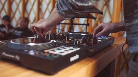 Slopeside Sets at Chute Eleven | Deer Valley Resort | Park City, Utah